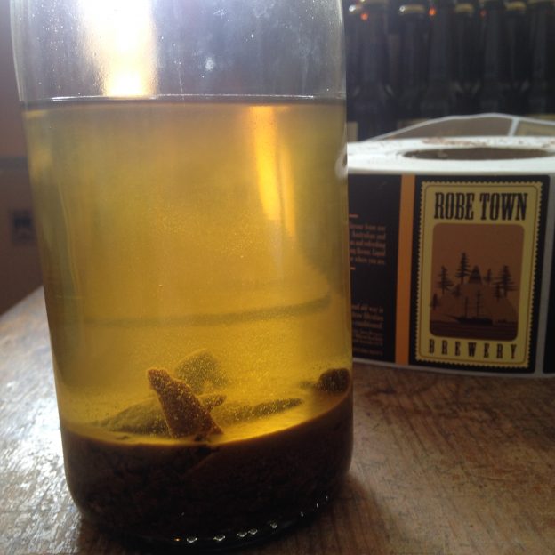 Австралийцы сварили пиво из блевотины кита