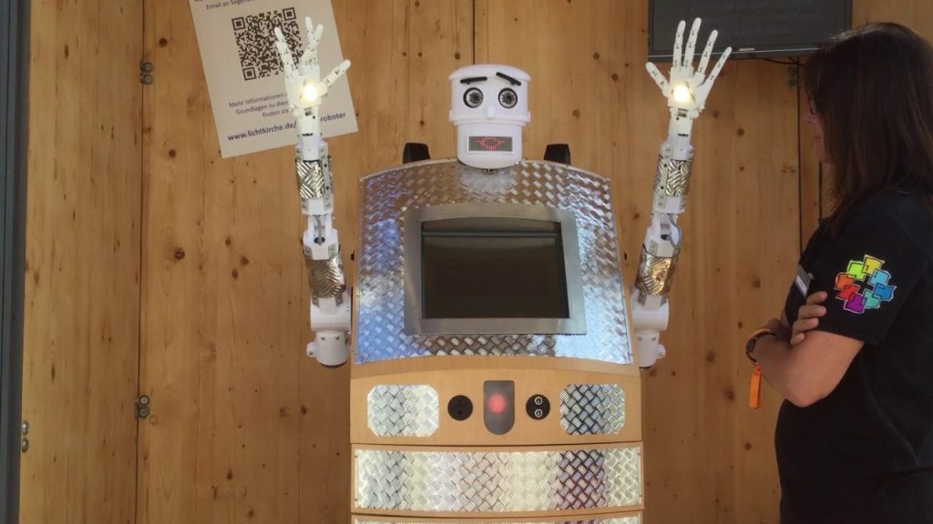 Почему буддийский робот-священник — не такая уж глупая идея