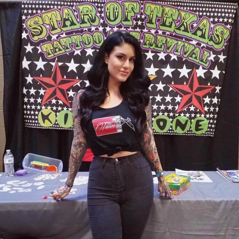 Джордин Райдер — жаркая, татуированная, безумно возбуждающая