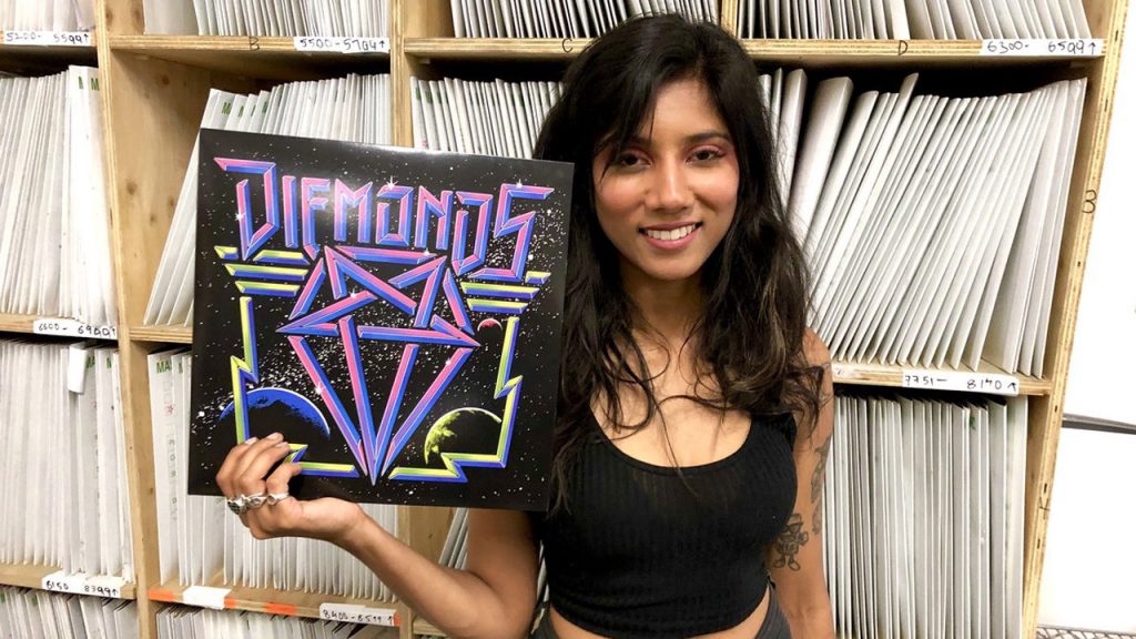 Рок-дива: Прия Панда из Diemonds