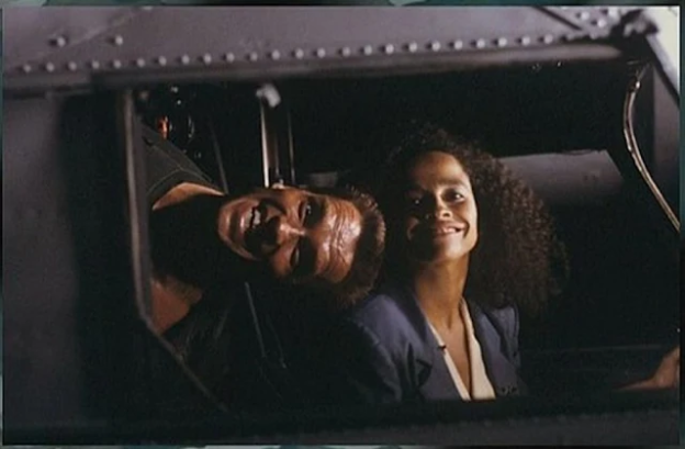 Находка дня: на съемках «Коммандос» со Шварценеггером